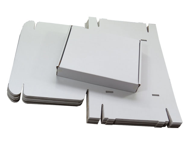 100 x Max Size Royal Mail White Small Parcel Postal Boxes 440x349x79mm